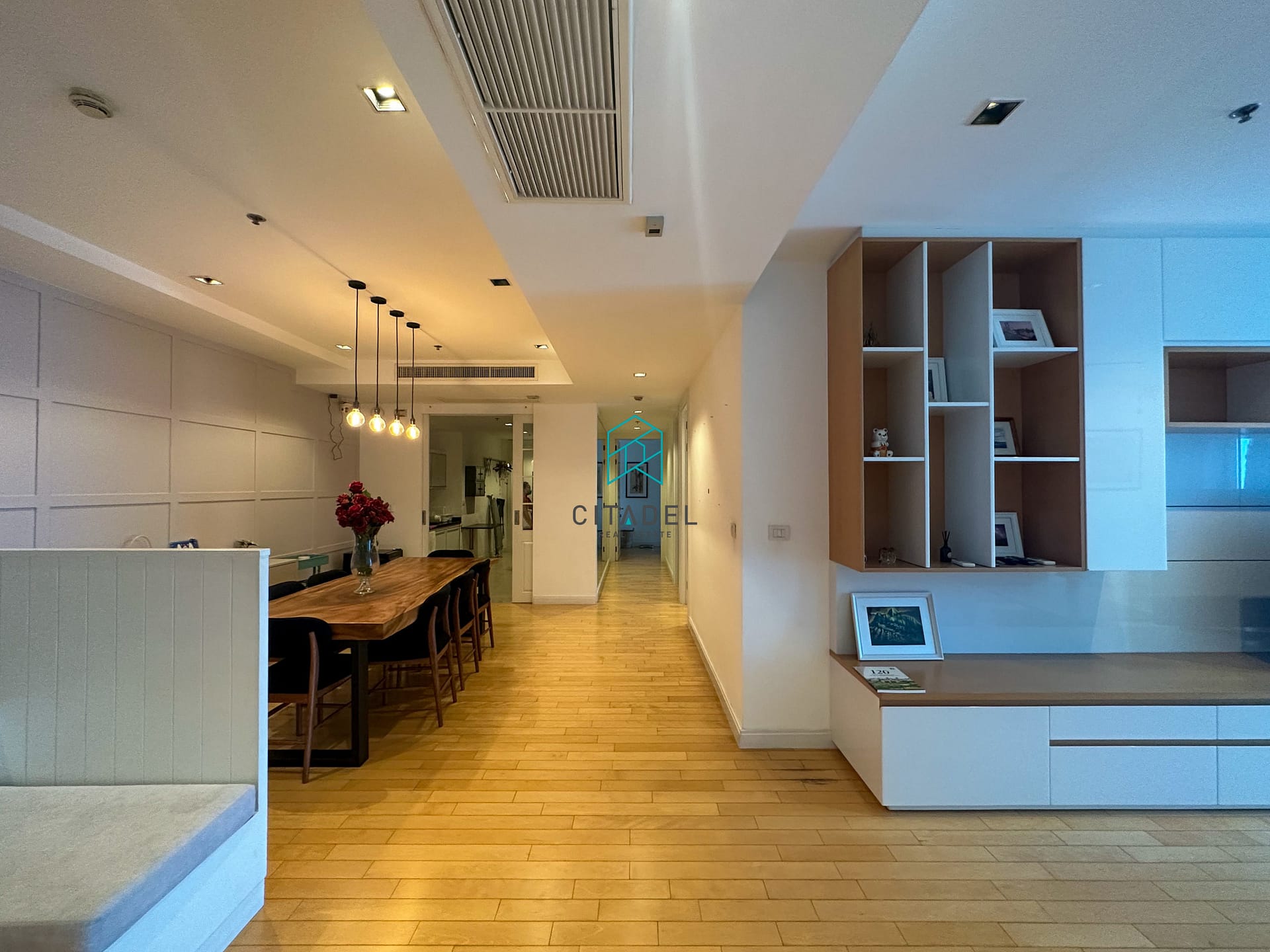 Athenee Residence, Elegant 2 Beds Condo for Rent - Citadel